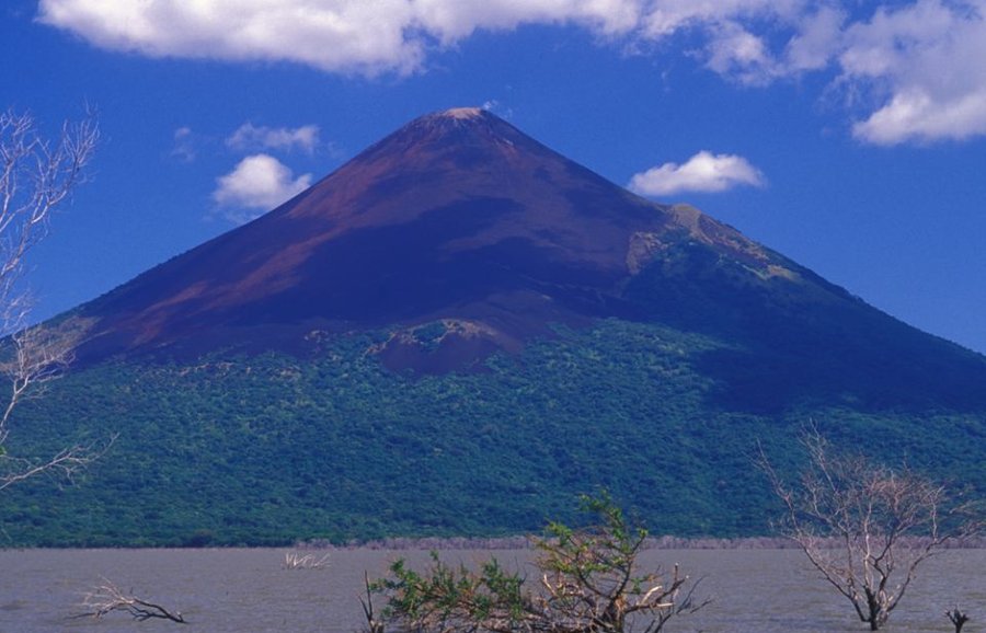 volcán Momotombo