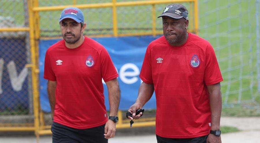Mauricio Solís acompañará a Hernán Medford en Cartaginés