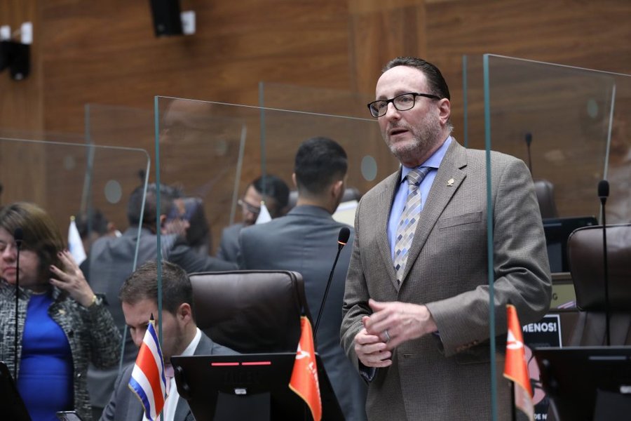 Reutilice la broza del café de la mañana para su jardín