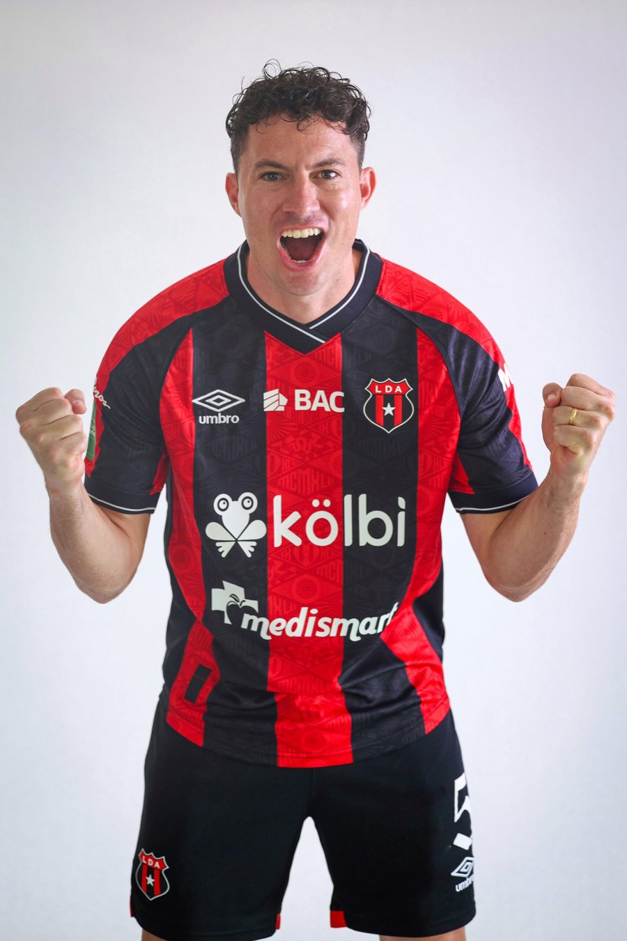 Bryan Oviedo confiesa por qué decidió fichar con Alajuelense