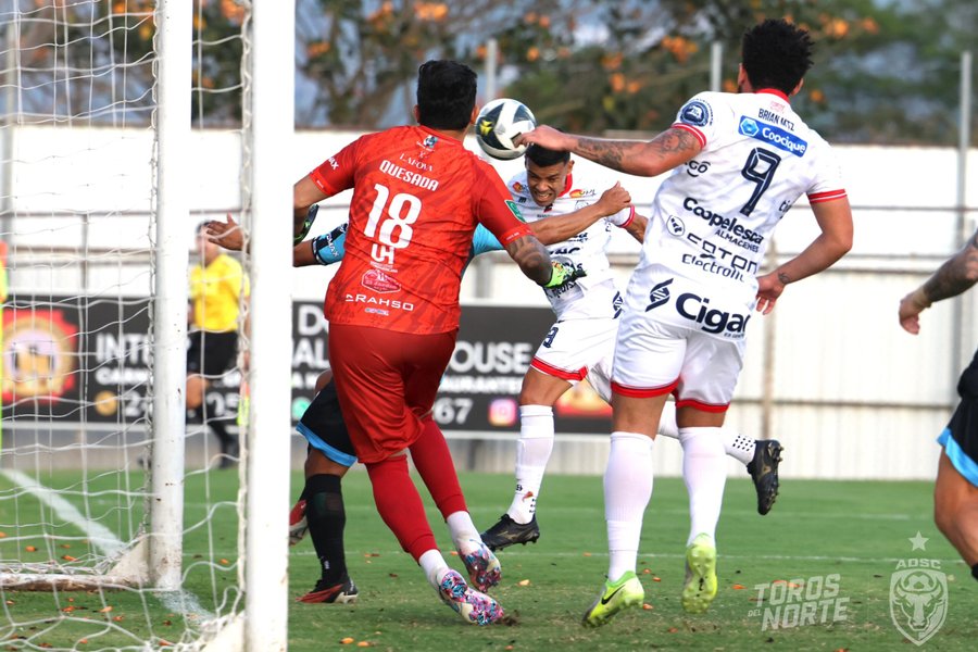 Santa Ana y San Carlos: sin rumbo y sin victorias